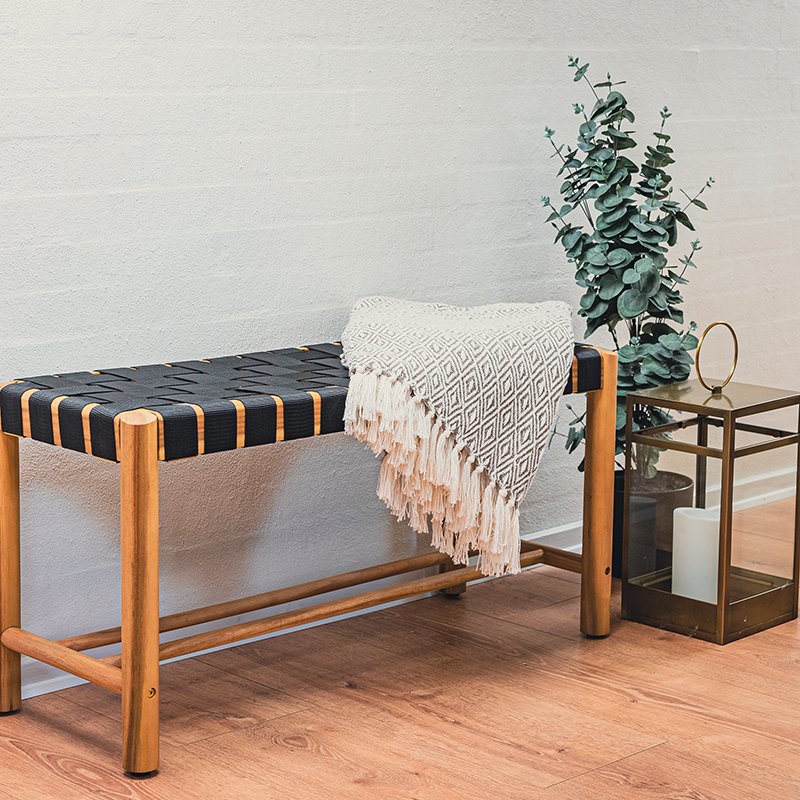 Hâws Nooka bænk med sort sæde - bænk i FSC træ - smart bænk